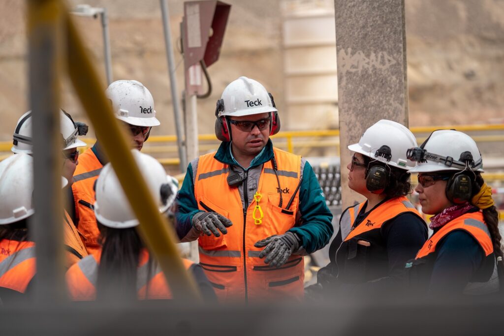 Mantenedores Mecánicos en Entrenamiento Planta realizan proceso ...
